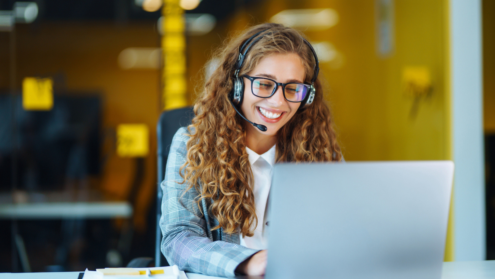 How to Choose the Best IT Help Desk Services for Your Industry